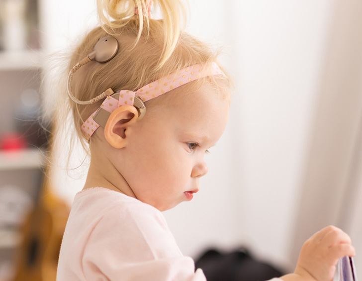 Renfe con el Día Internacional del Implante Coclear