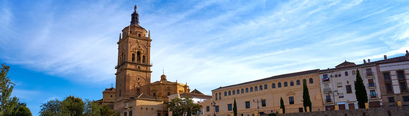 Guadix: qué ver en el pueblo de las cuevas | Renfe