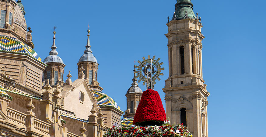 Fiesta del Pilar en Zaragoza 2025: Los Pilares | Renfe